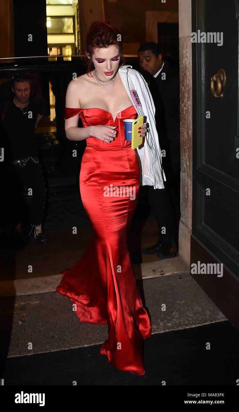 Midnight sun premiere hi-res stock photography and images - Alamy