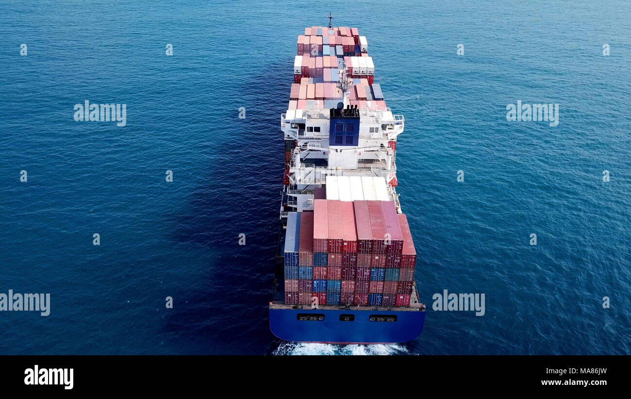 Large shipping container ship hi-res stock photography and images - Alamy