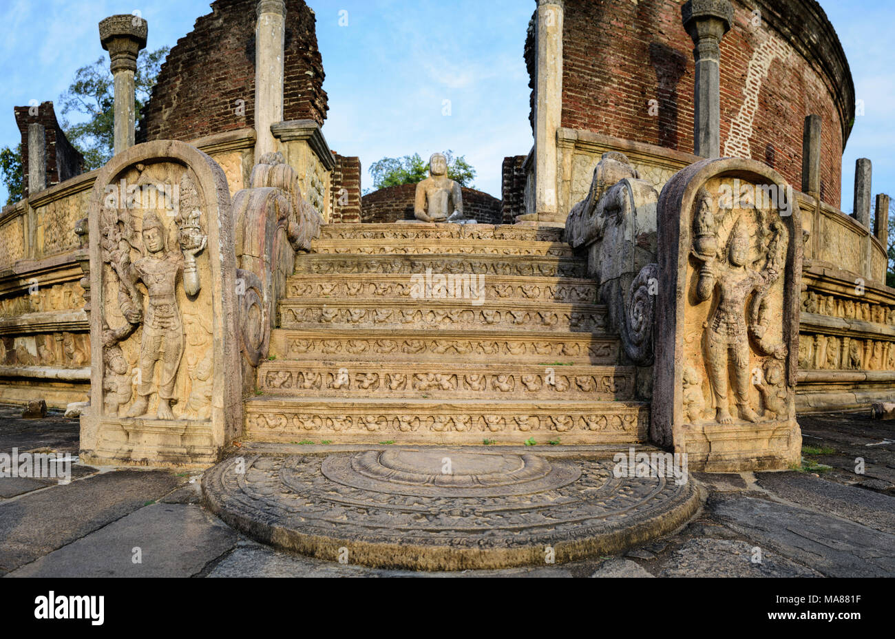Ruins of the ancient city of Polonnaruwa Stock Photo - Alamy