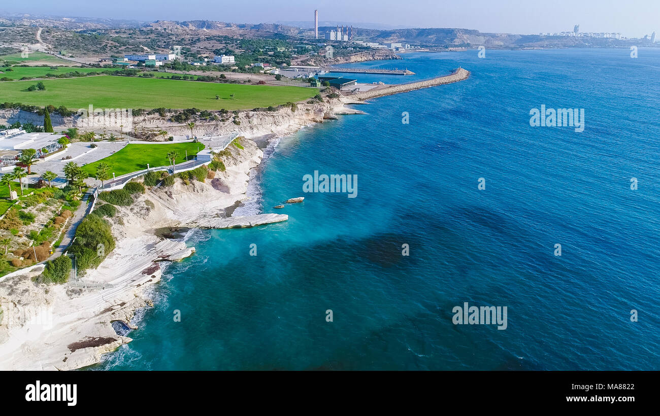 White chalk shoreline governors beach hi-res stock photography and ...