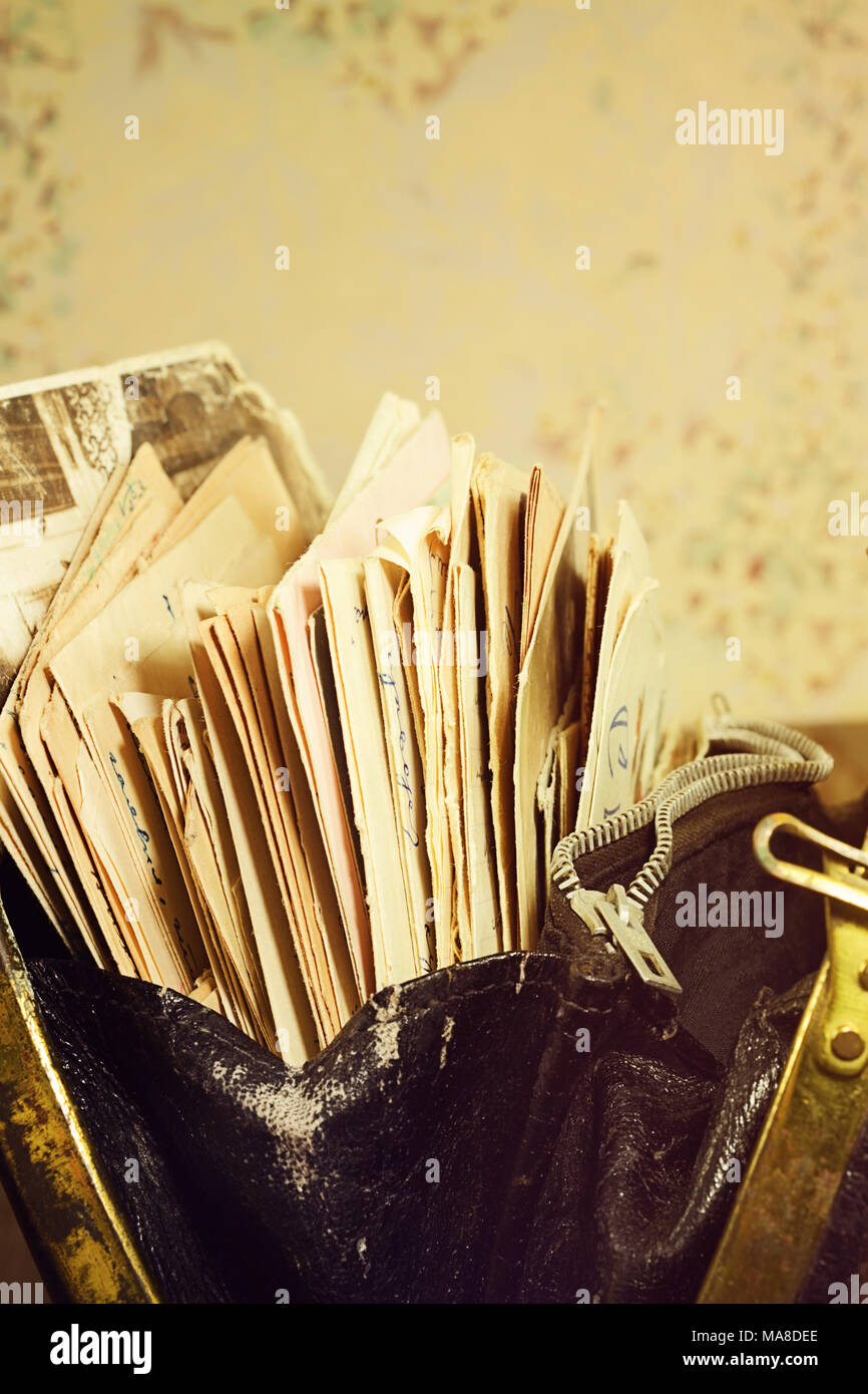 Old paper letters hi-res stock photography and images - Alamy