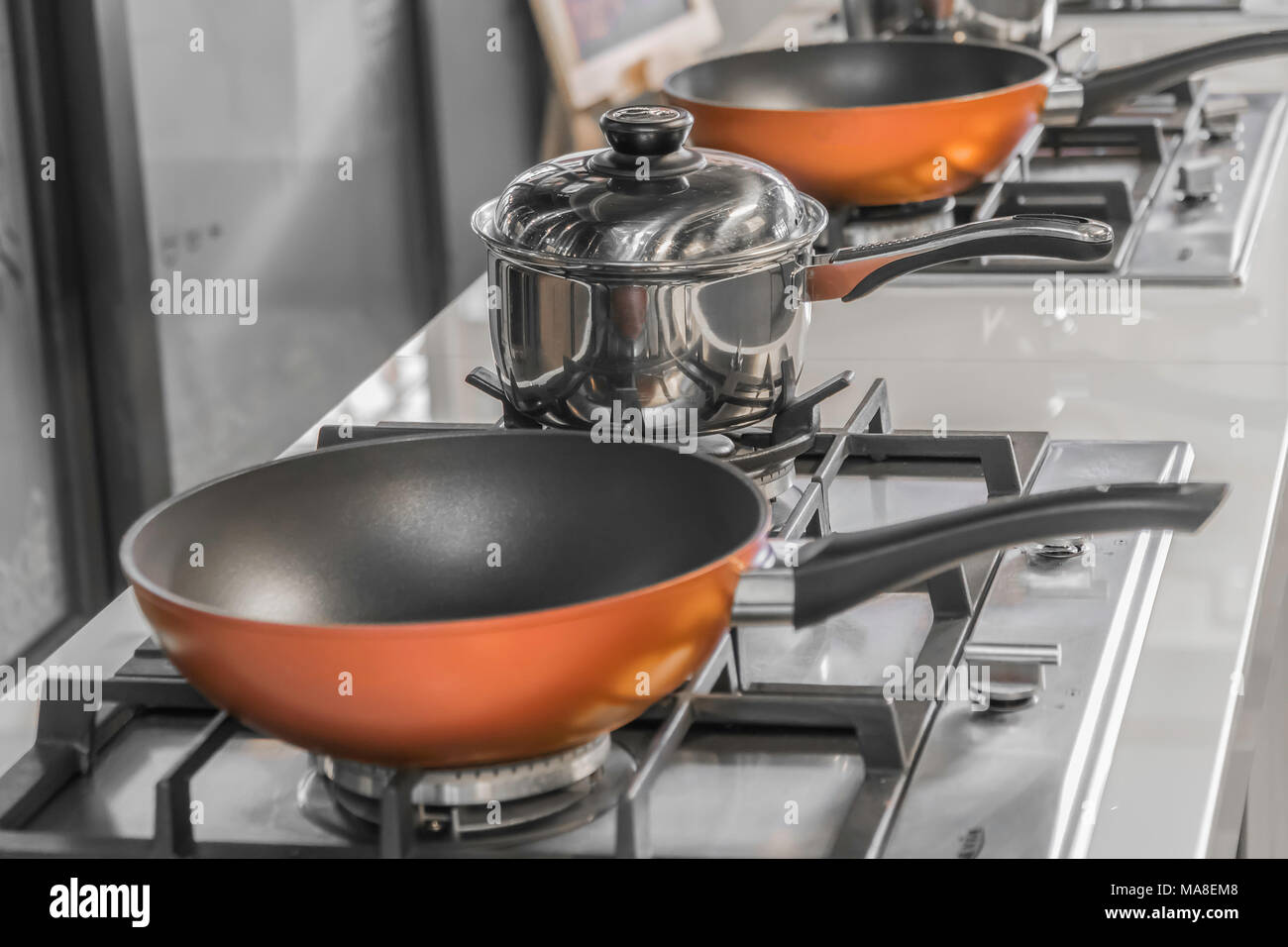Typical kitchen of a restaurant in operation Stock Photo - Alamy