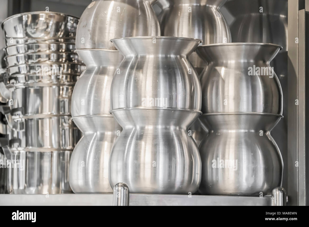 Typical kitchen of a restaurant in operation Stock Photo - Alamy