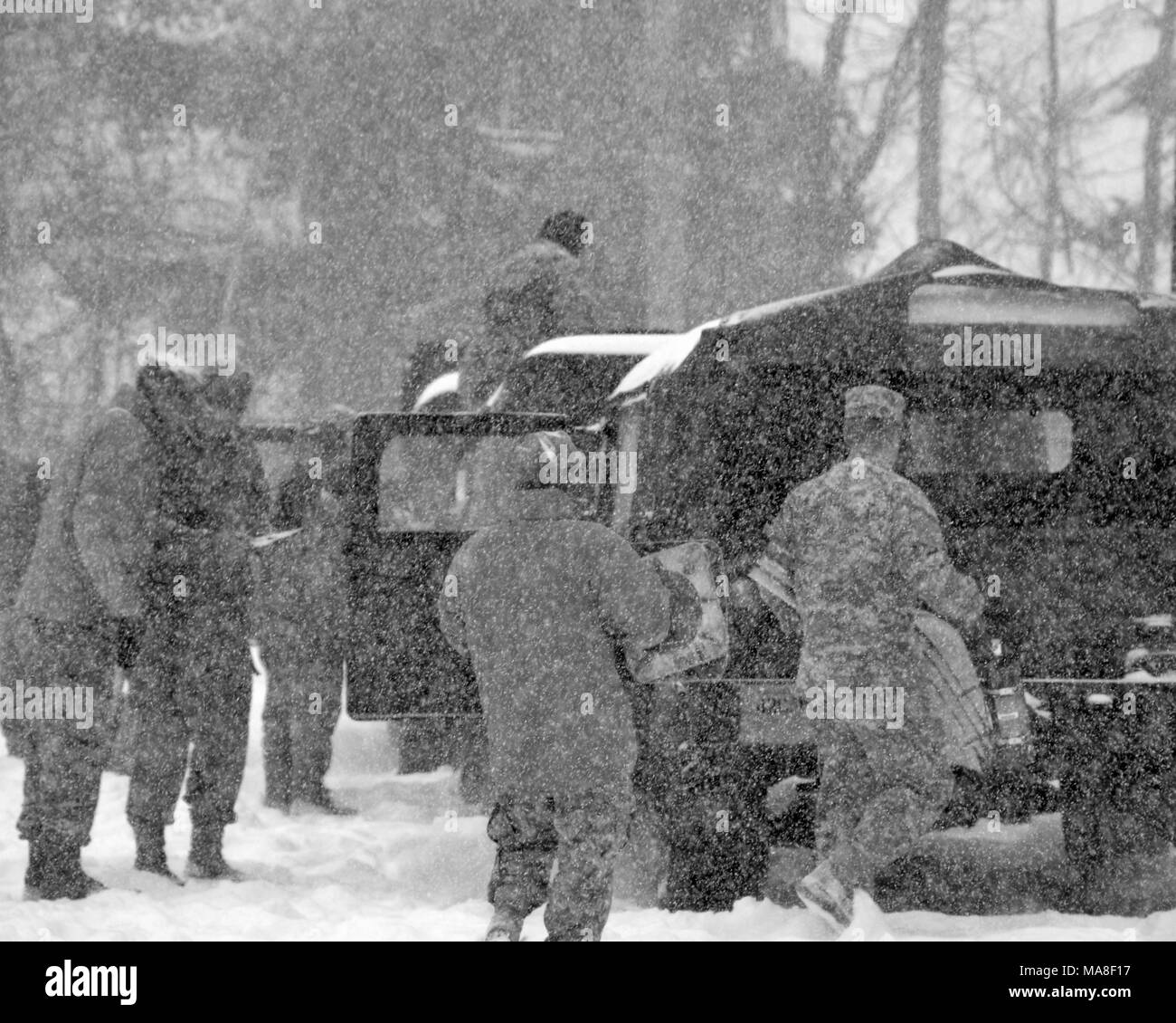 Army national guard soldiers Black and White Stock Photos & Images - Alamy