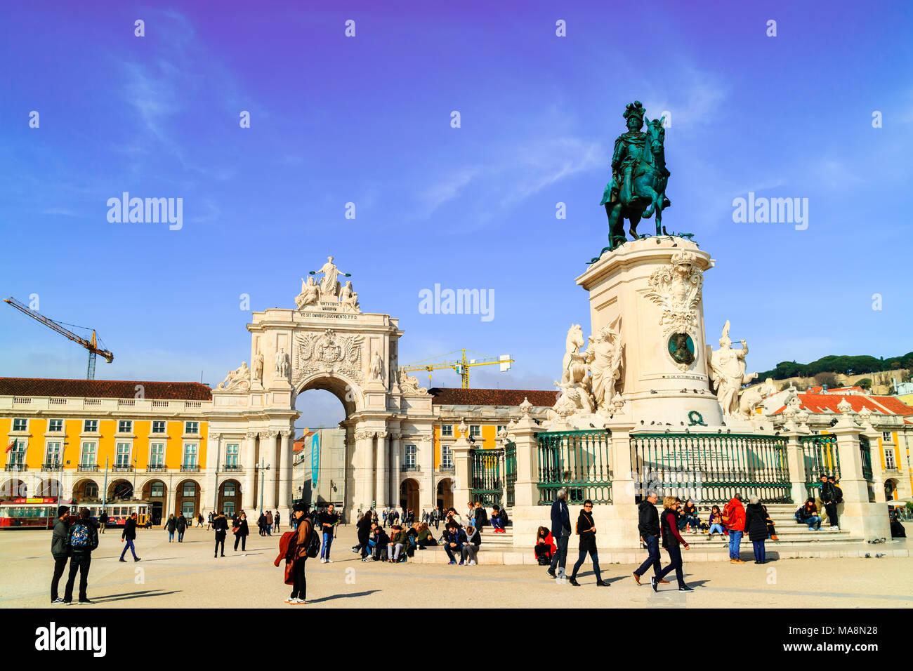 Commercial arcades hi-res stock photography and images - Alamy