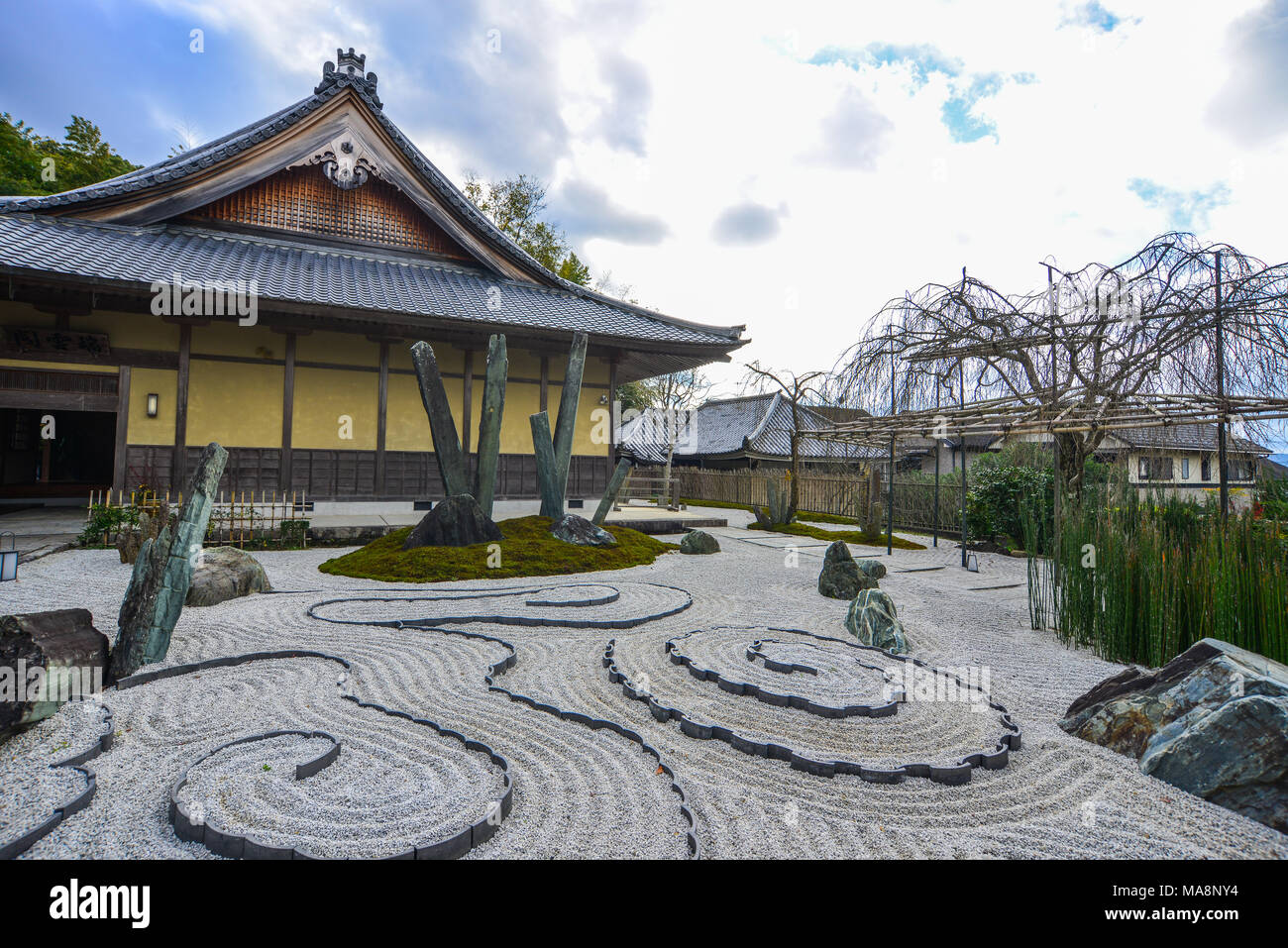 Kyoto japan zen architecture 2016 hi-res stock photography and images ...