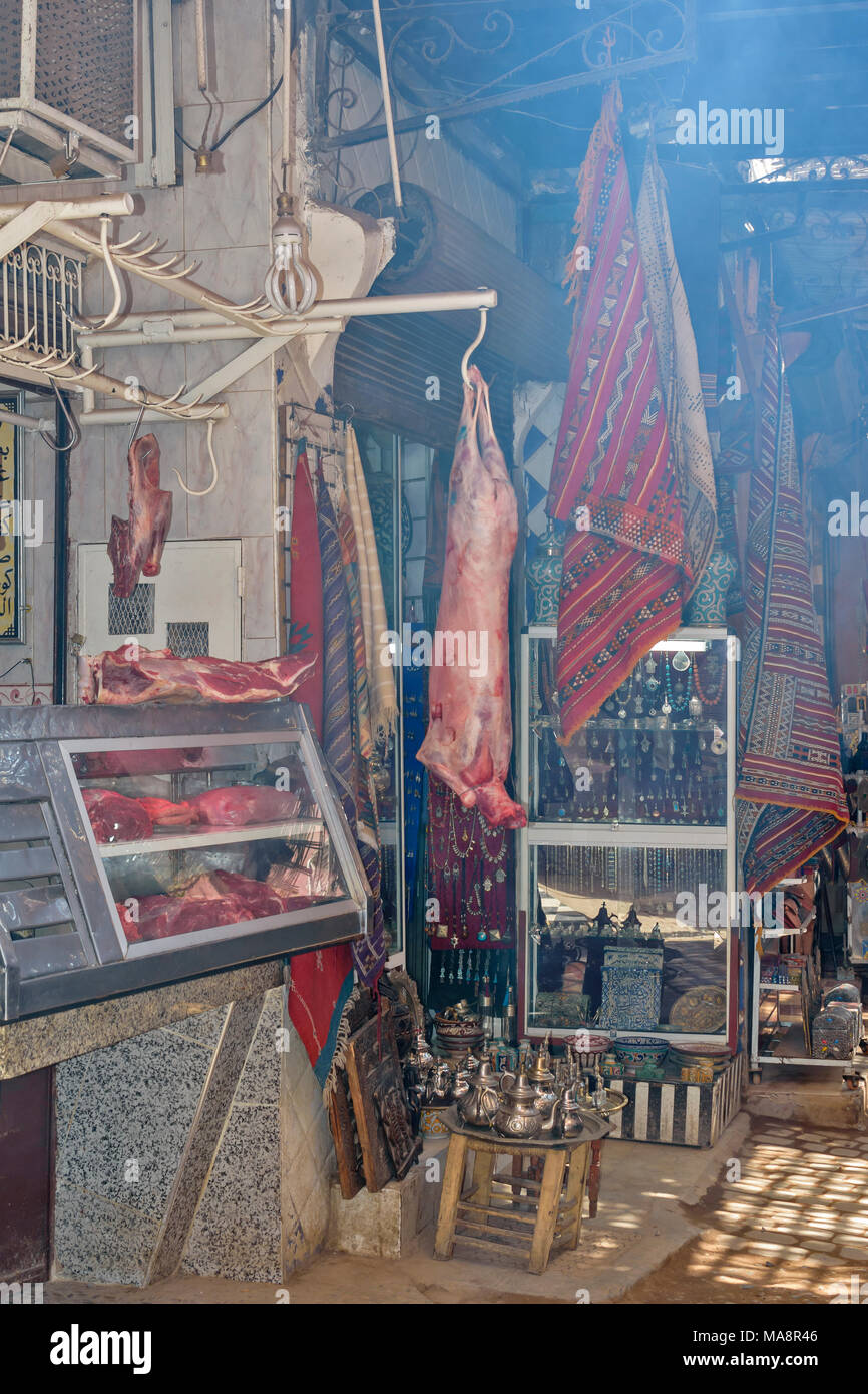 Smoke meat hi-res stock photography and images - Alamy
