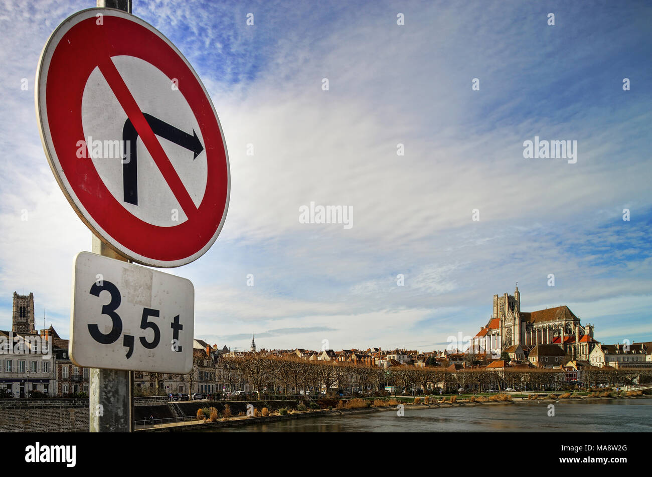 Road sign: restriction of right turn for cars with weight more than 3 ...