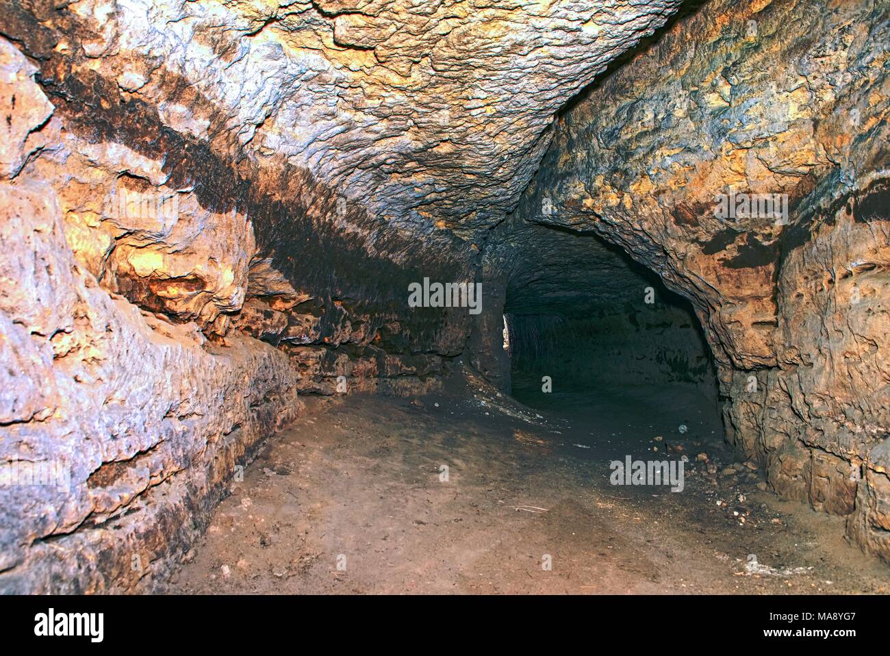 Collapsed cavern hi-res stock photography and images - Alamy