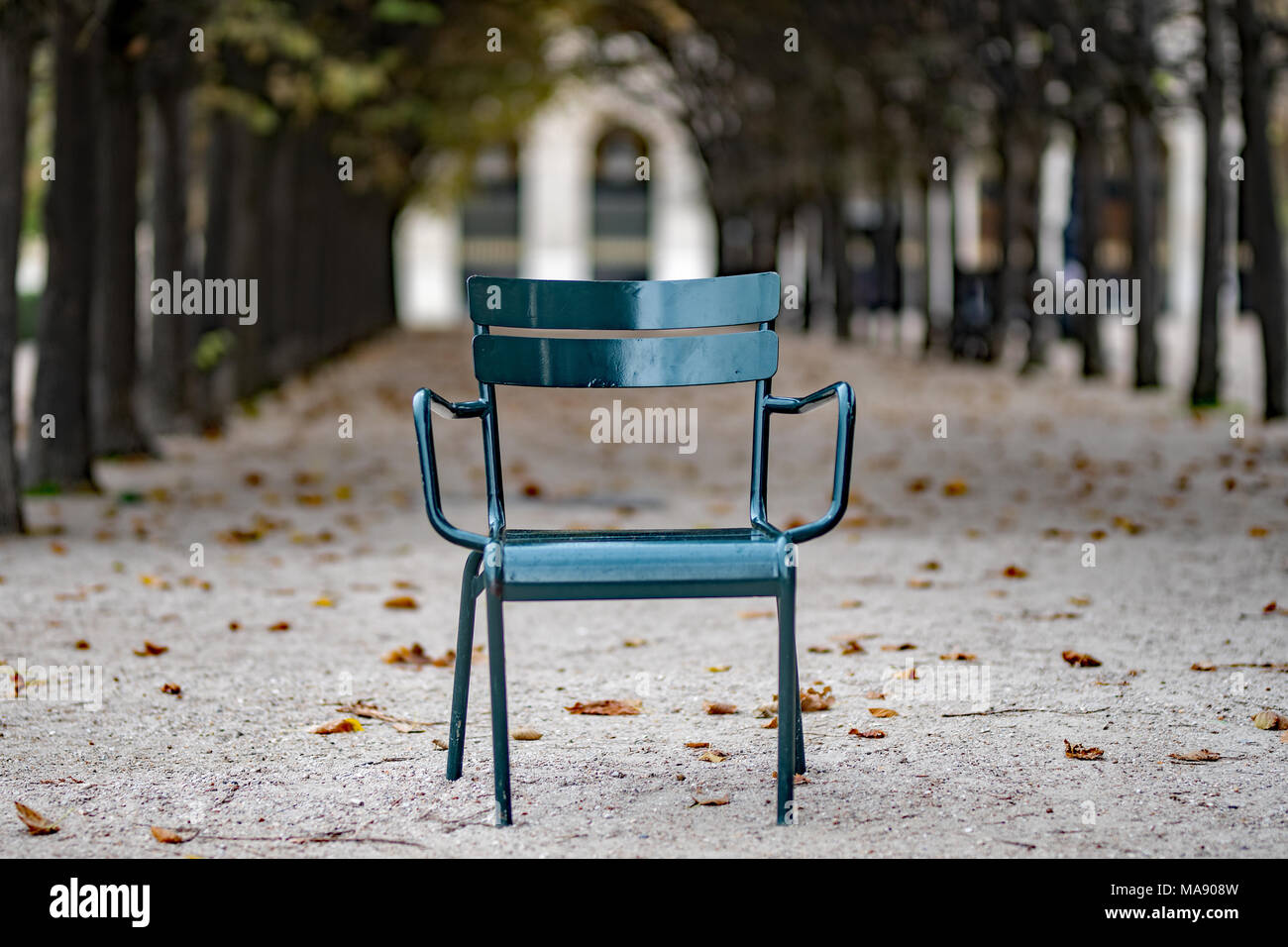Empty park scene hi-res stock photography and images - Alamy