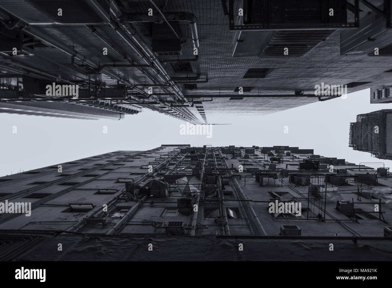 Concrete sky scraper hi-res stock photography and images - Alamy