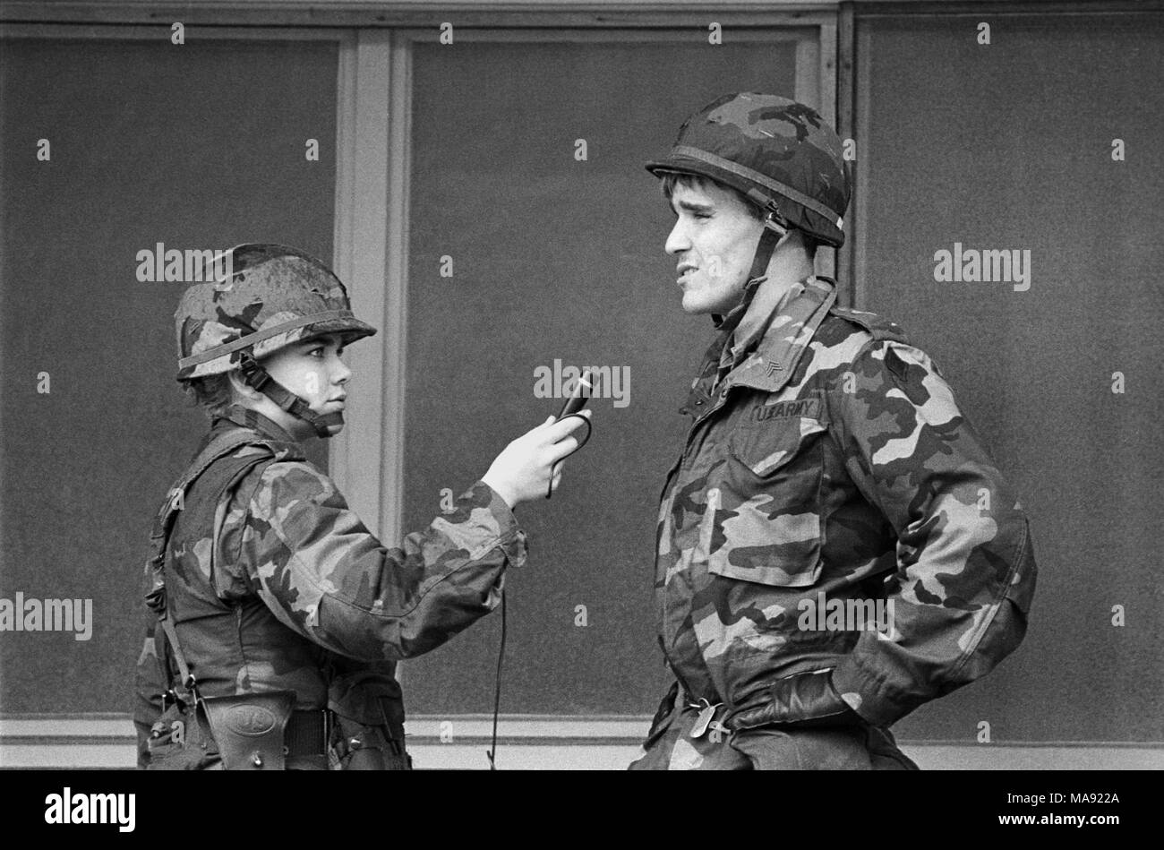 Army press Black and White Stock Photos & Images - Alamy