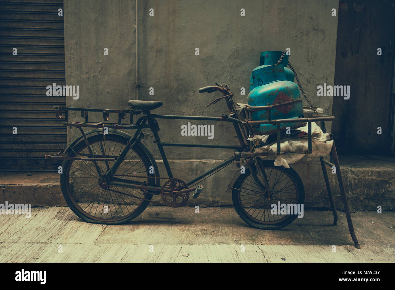 Old bike hi-res stock photography and images - Alamy