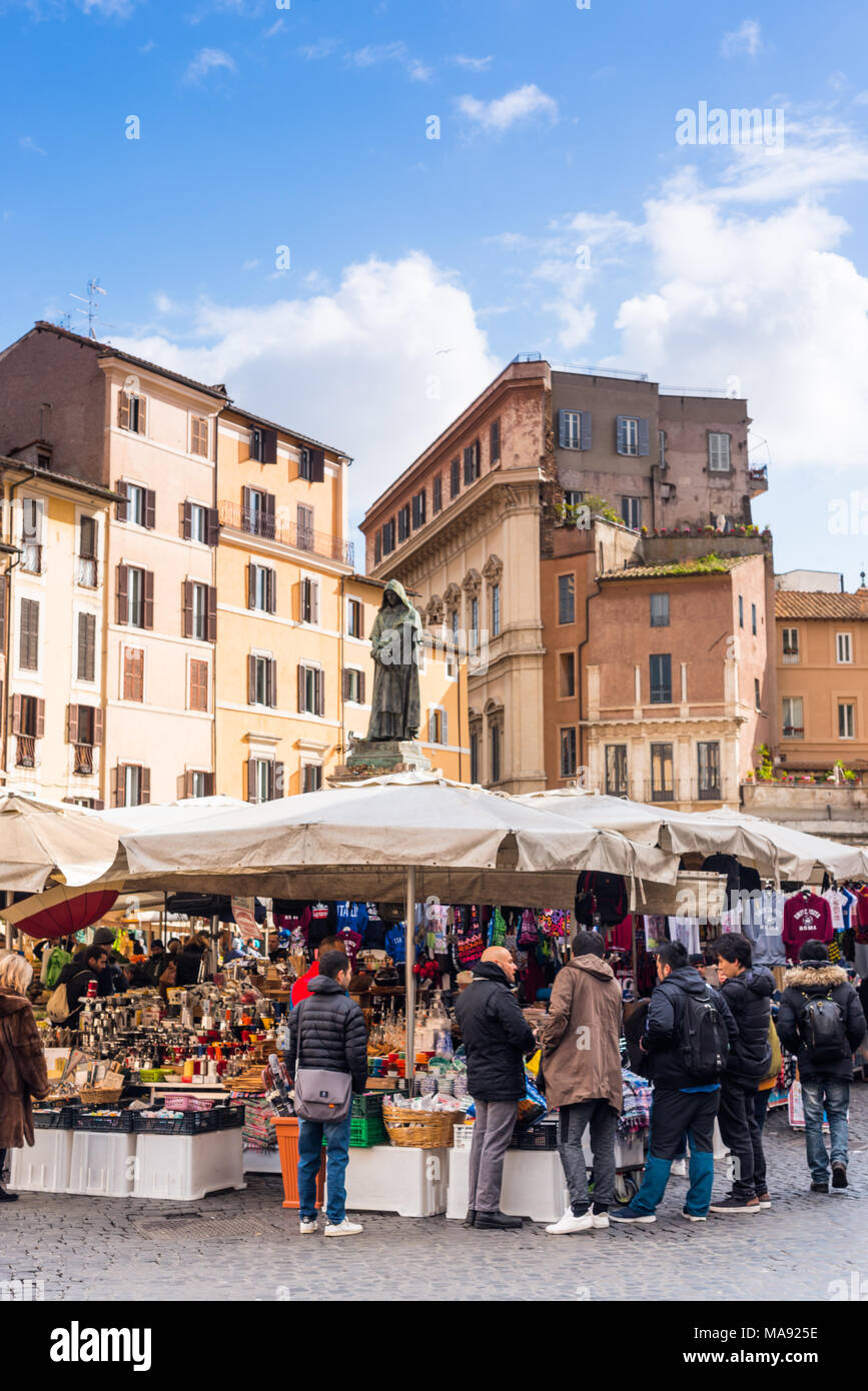 Colourful market stall italy hi-res stock photography and images - Alamy