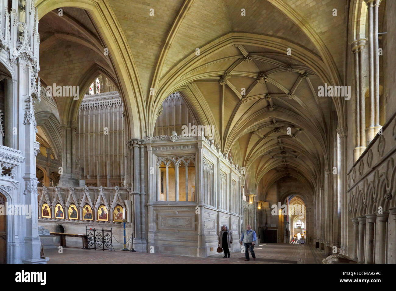 Winchester cathedral interior hi-res stock photography and images - Alamy