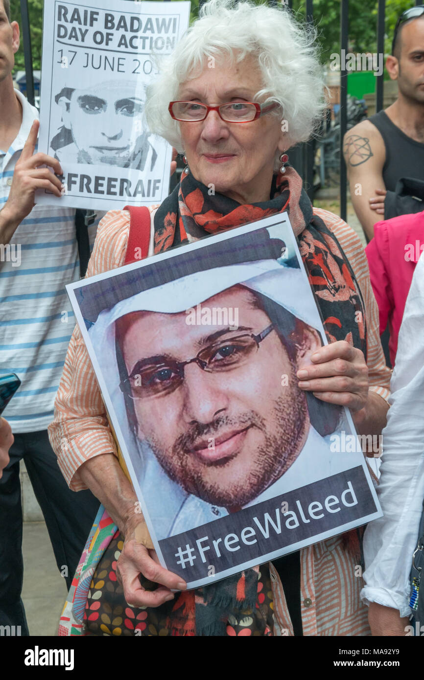 Ten saudi riyals hi-res stock photography and images - Alamy