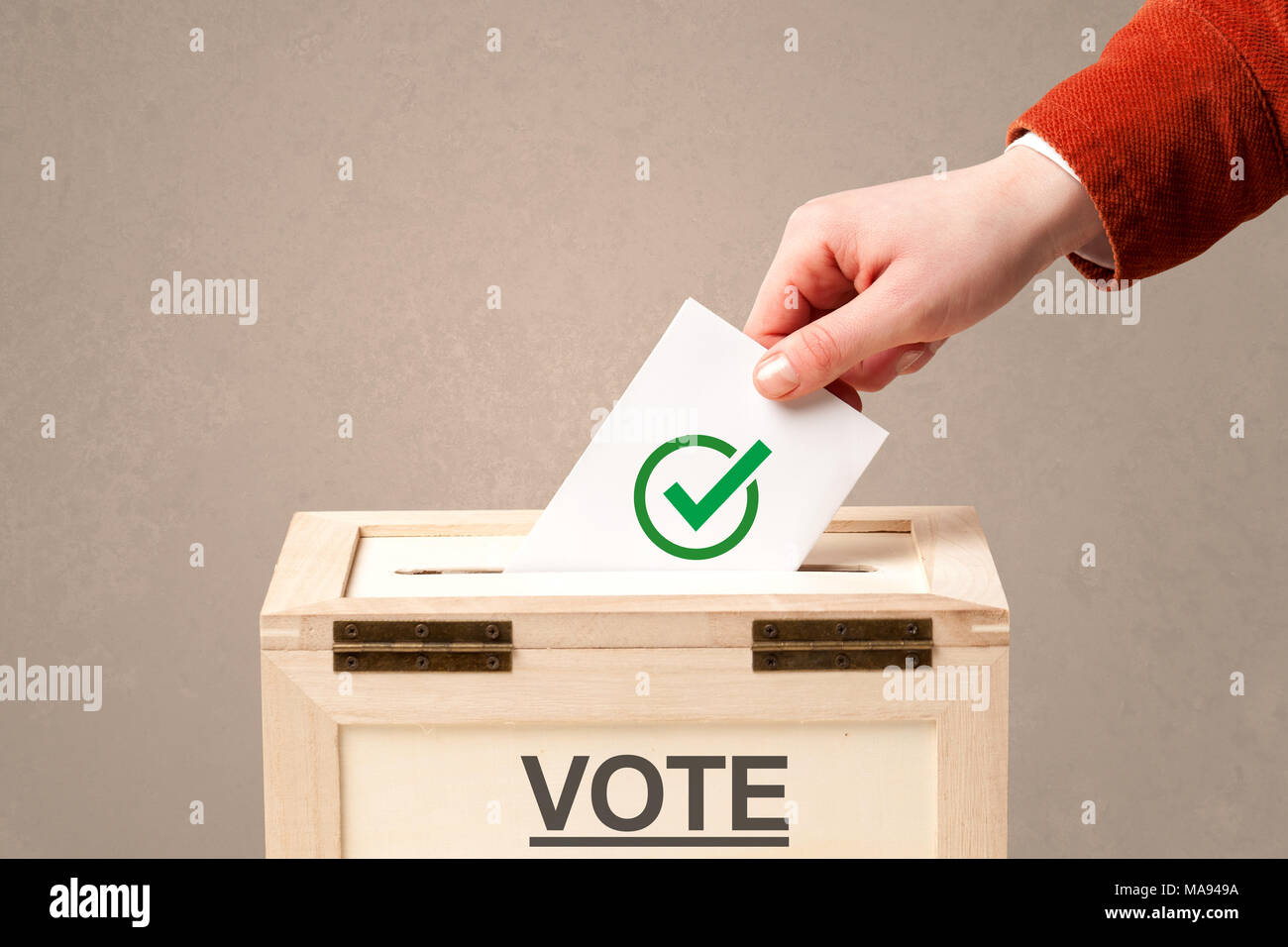 Ballot questionnaire close up hi-res stock photography and images - Alamy