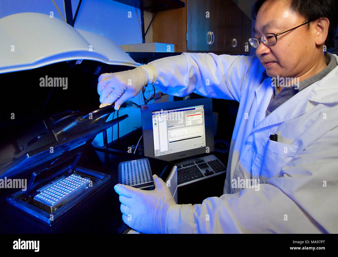 Dr cheng yen chen hi-res stock photography and images - Alamy