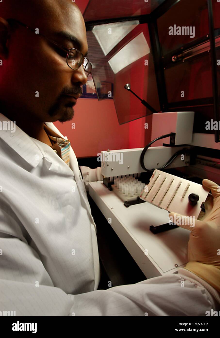 Pcr machine hi-res stock photography and images - Alamy