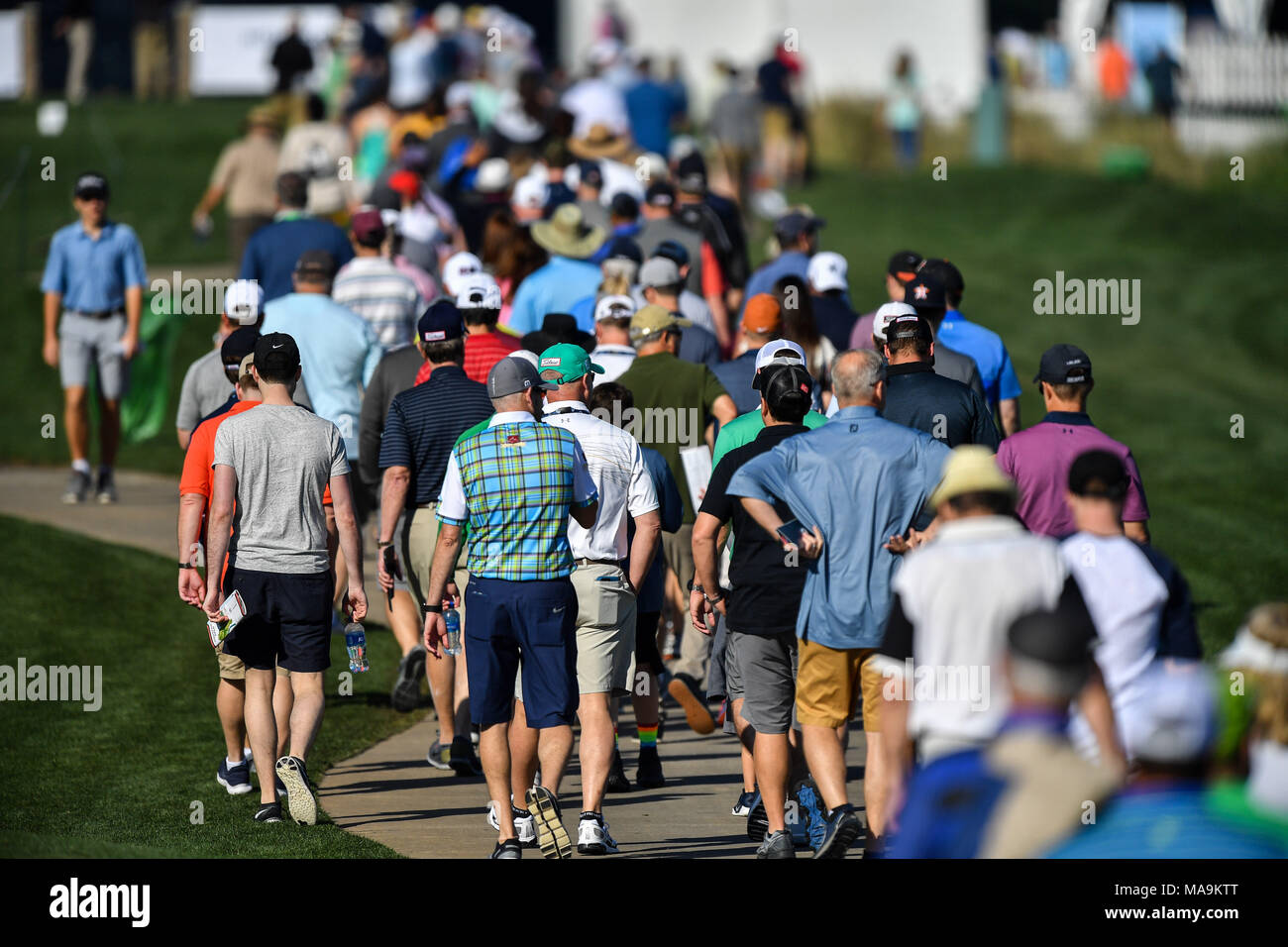 Humble, Texas, USA. 30th Mar, 2018. Crowds move between holes during ...