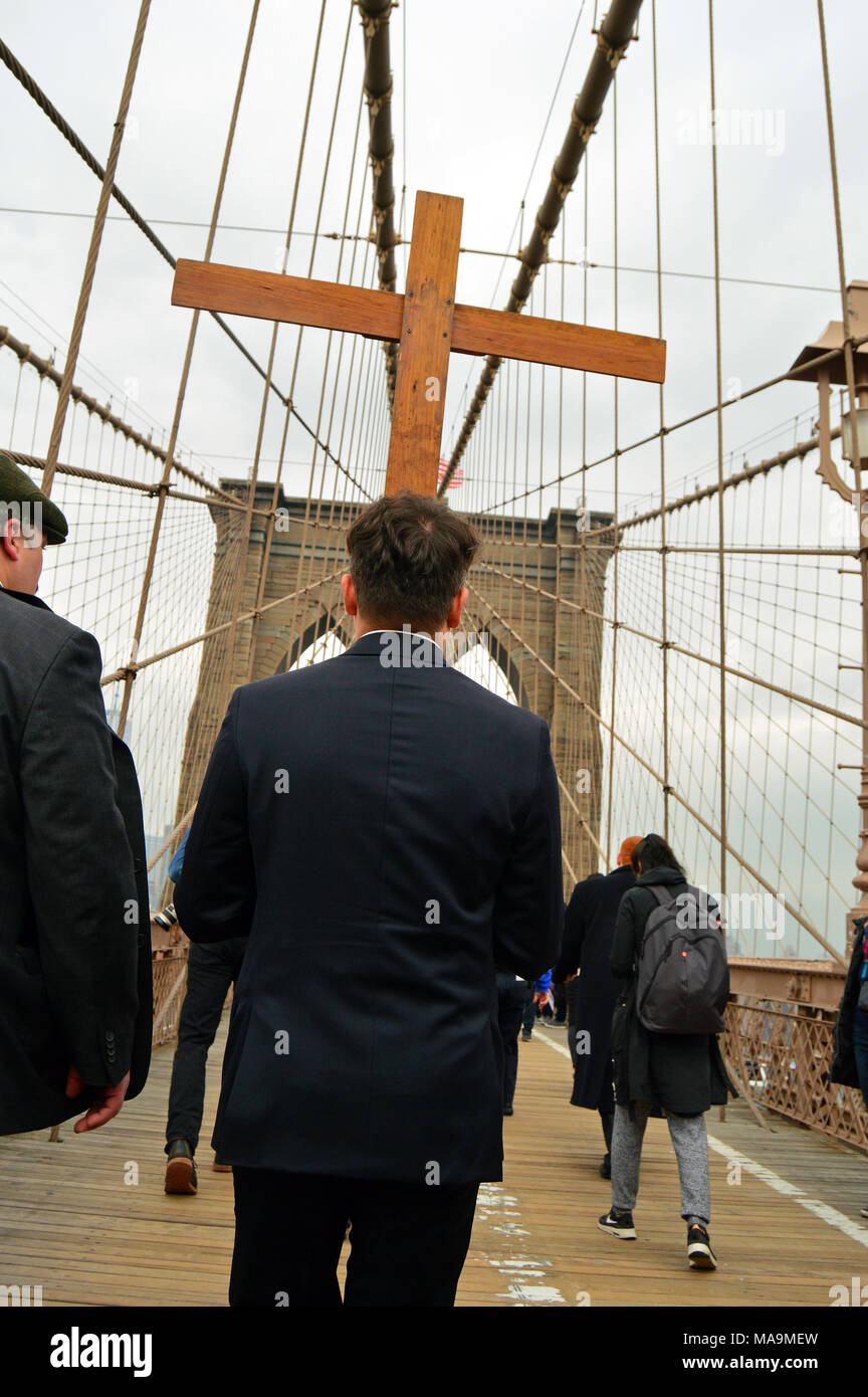 Outside live cross hi-res stock photography and images - Alamy