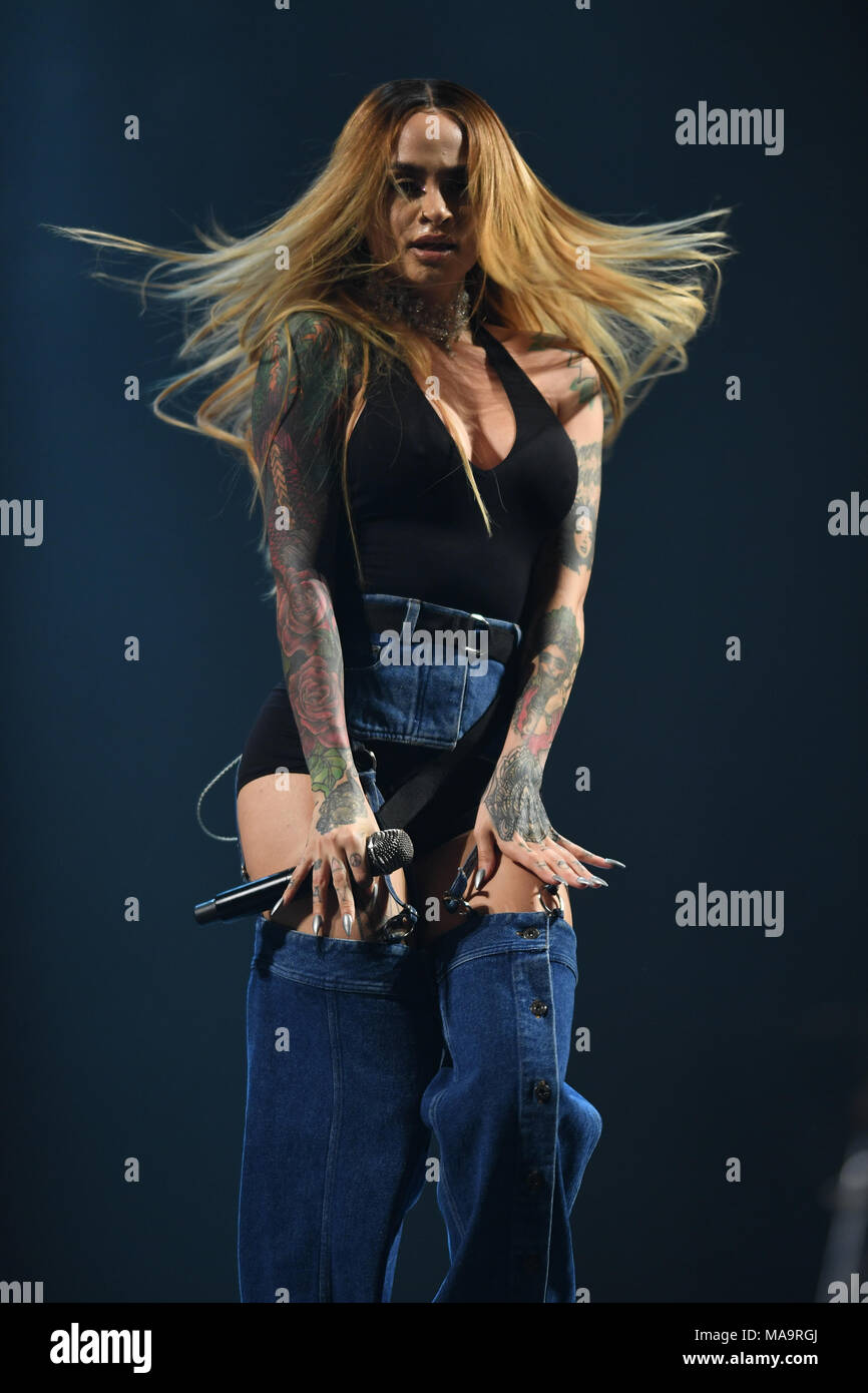 Kehlani live on stage hi-res stock photography and images - Alamy