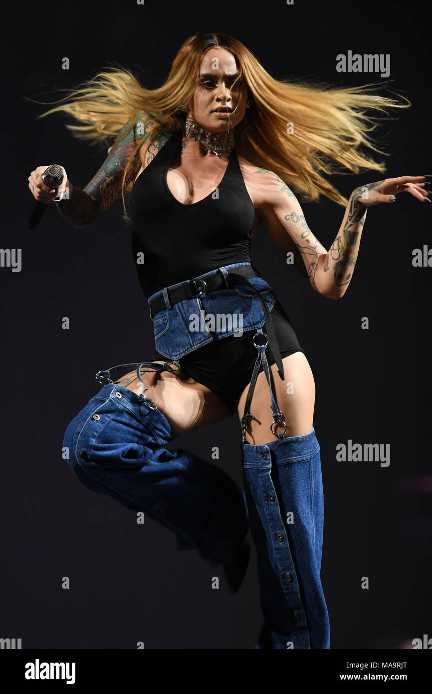 Kehlani live on stage hi-res stock photography and images - Alamy