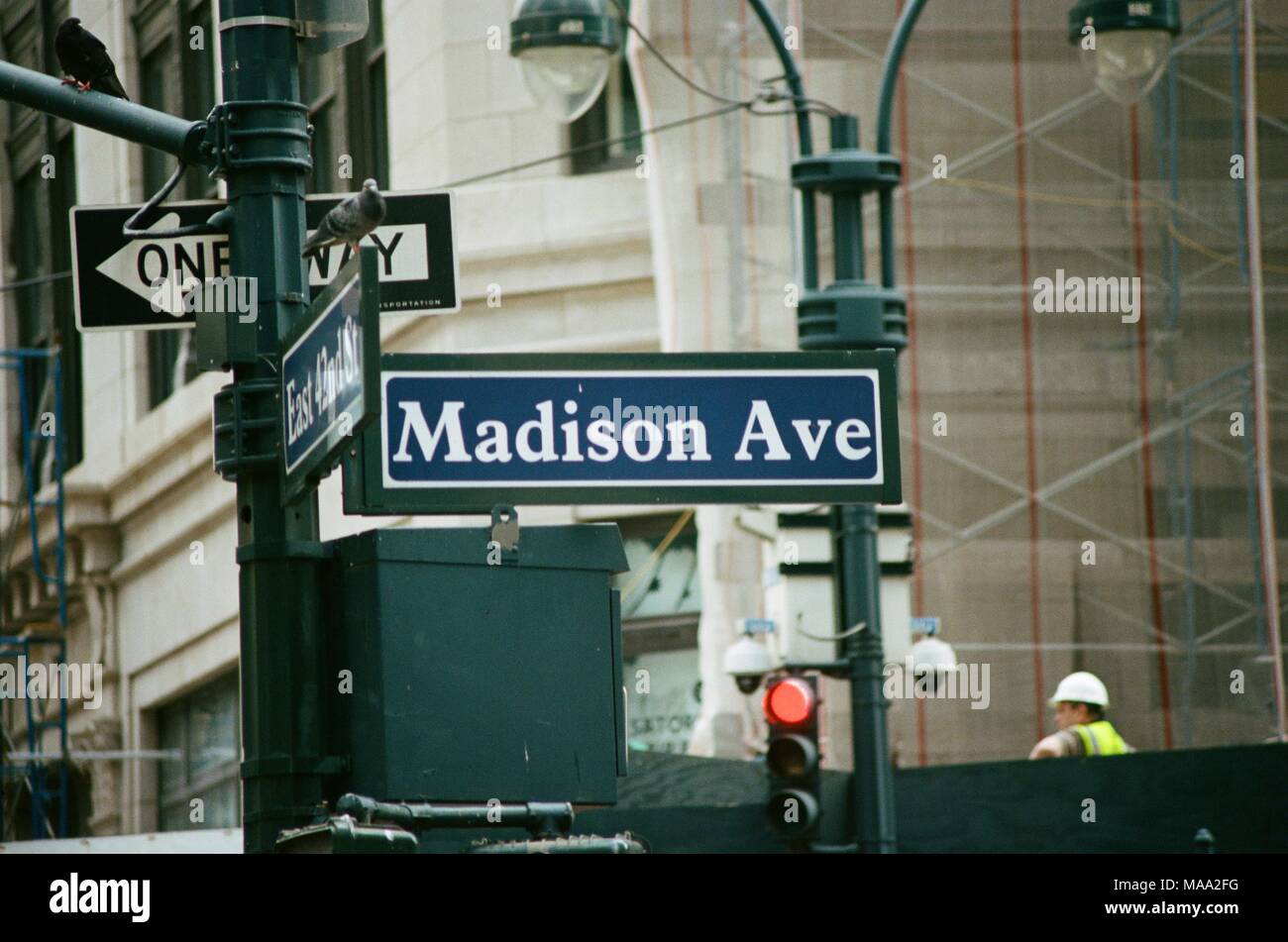 Madison ave sign hi-res stock photography and images - Alamy
