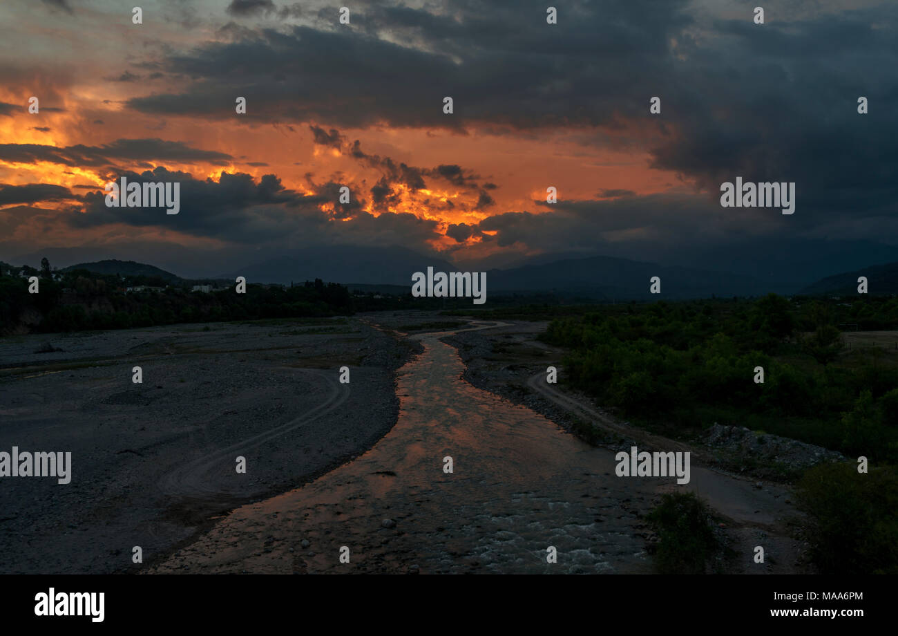 Zigzagging river hi-res stock photography and images - Alamy