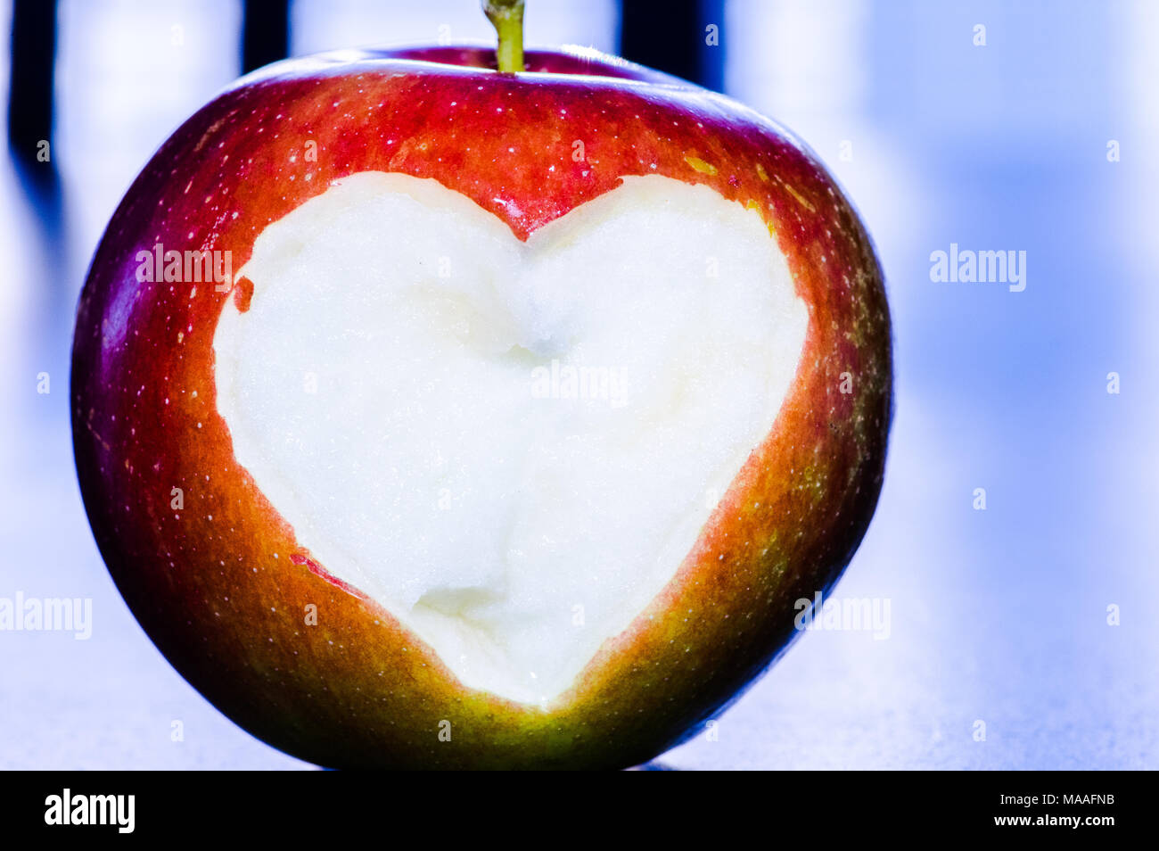 Pomme rouge hi-res stock photography and images - Alamy