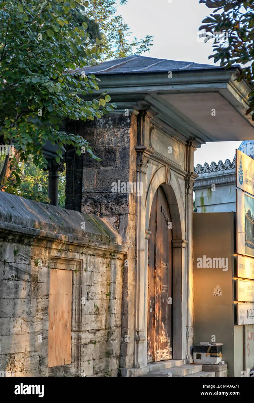 Gate entrance of the Beyazit Mosque, Istanbul, Turkey, November 25 ...