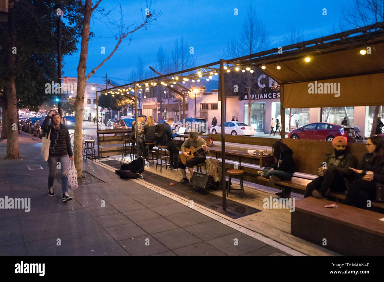 Parklet san francisco hi-res stock photography and images - Alamy