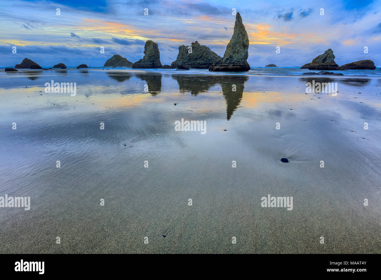 Bandon Beach Oregon Stock Photo - Alamy