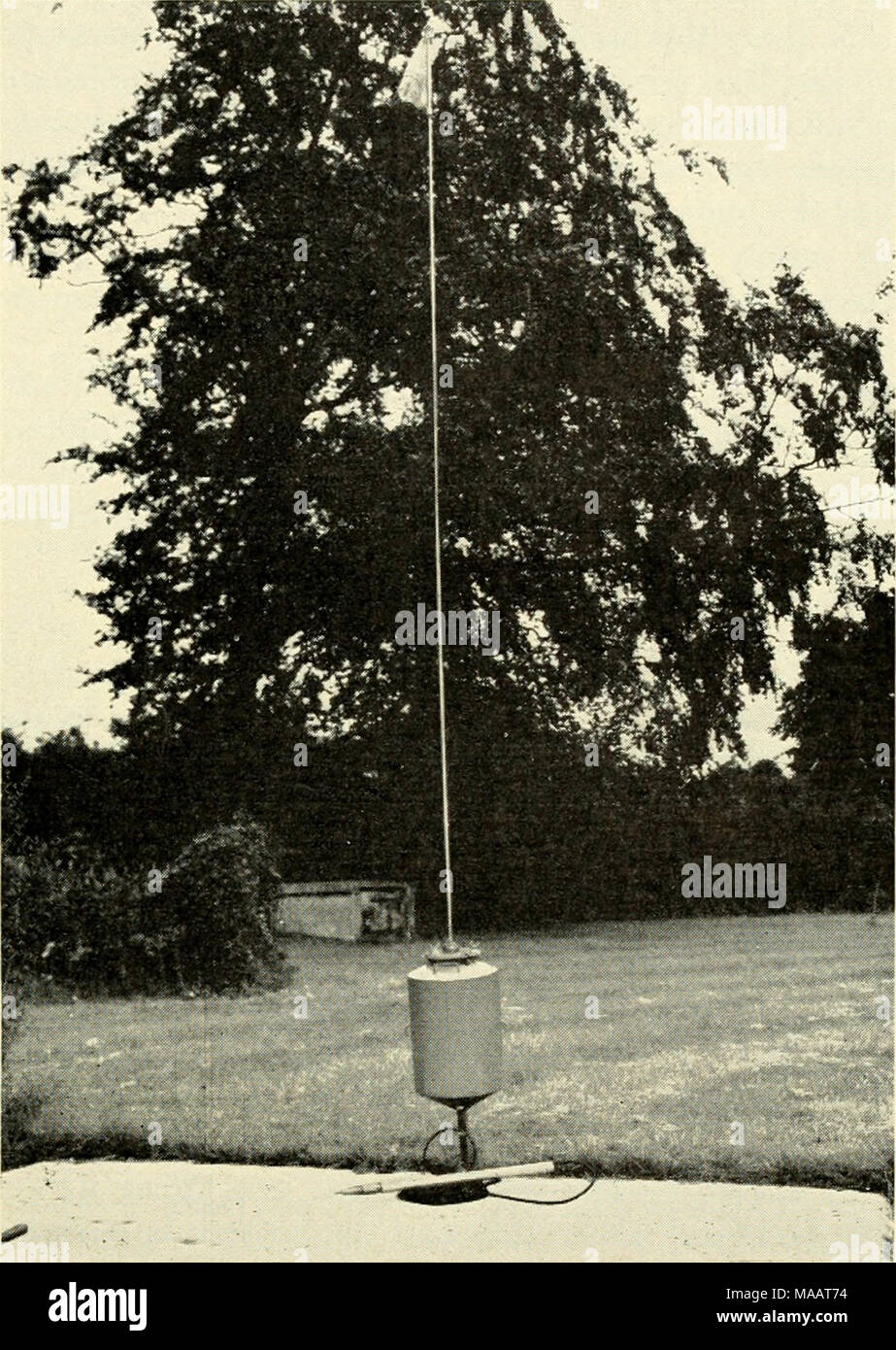 . The Earth beneath the sea : History . Fig. 4. A photograph of a sono ...