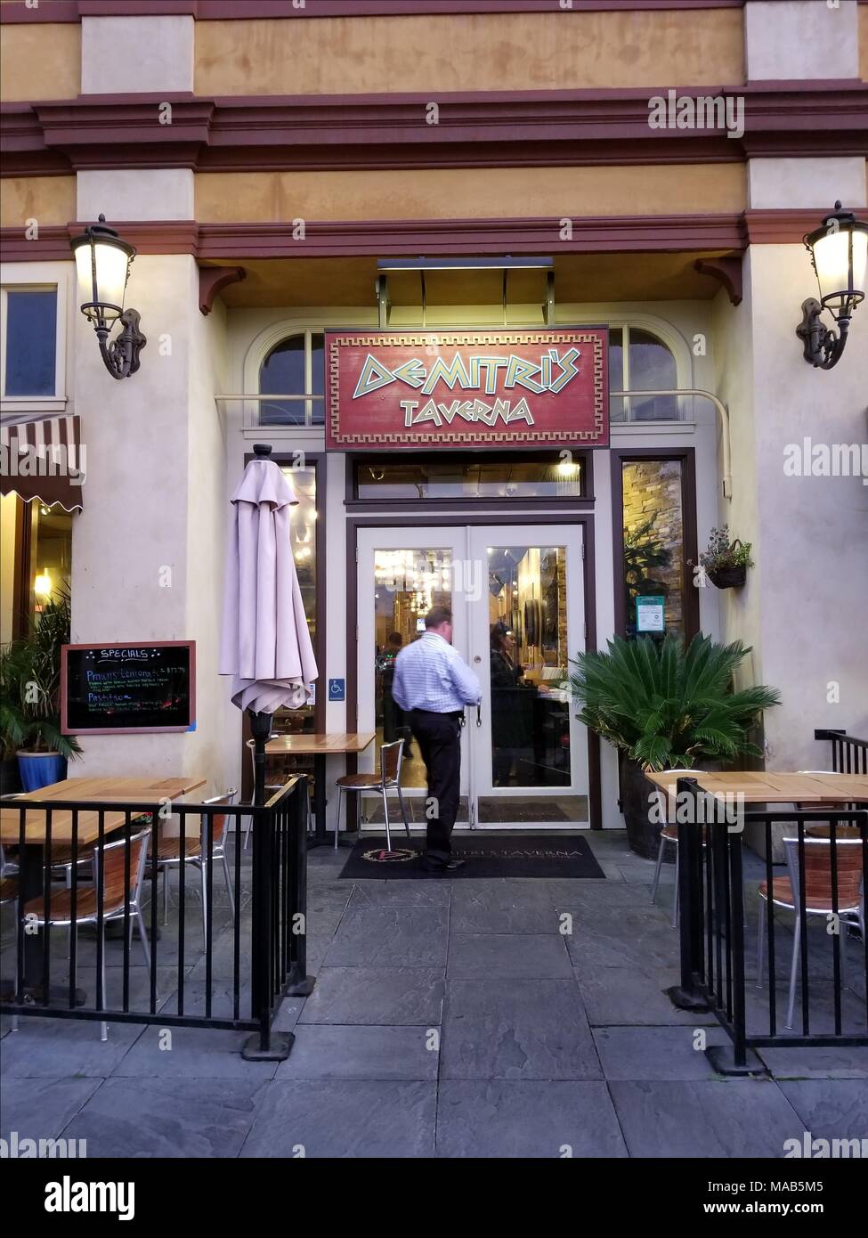 Entering restaurant hi-res stock photography and images - Alamy