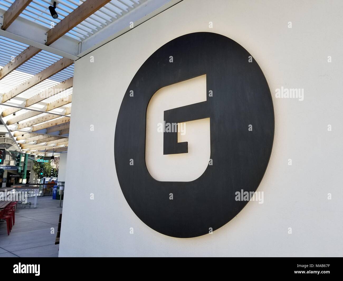 Facade with sign and logo for Gott's Roadside, an iconic Bay Area ...