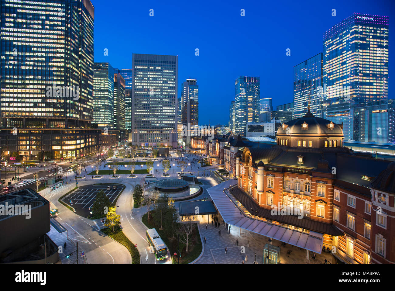 The new Tokyo station on the Marunouchi side in the evening Stock Photo ...