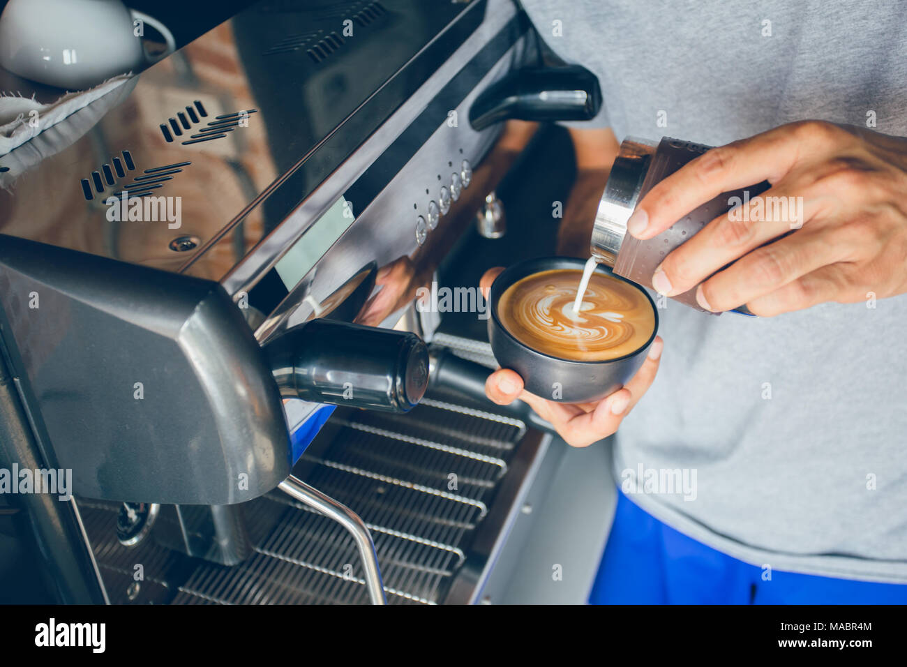 How To Make Latte Art By Barista Focus In Milk And Coffee In Vintage