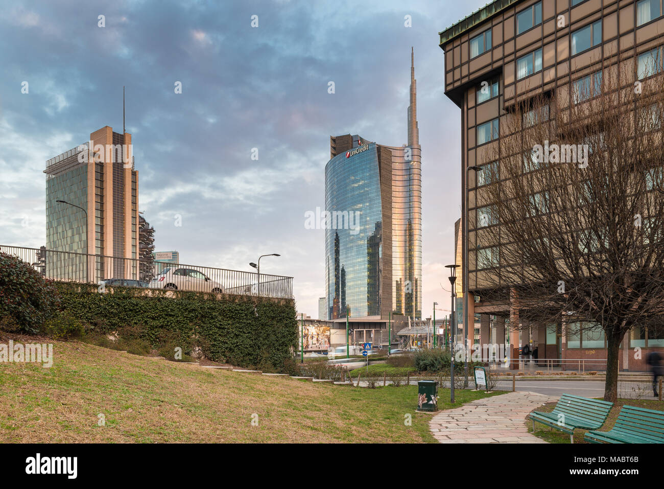 Milan skyline skyscrapers hi-res stock photography and images - Alamy