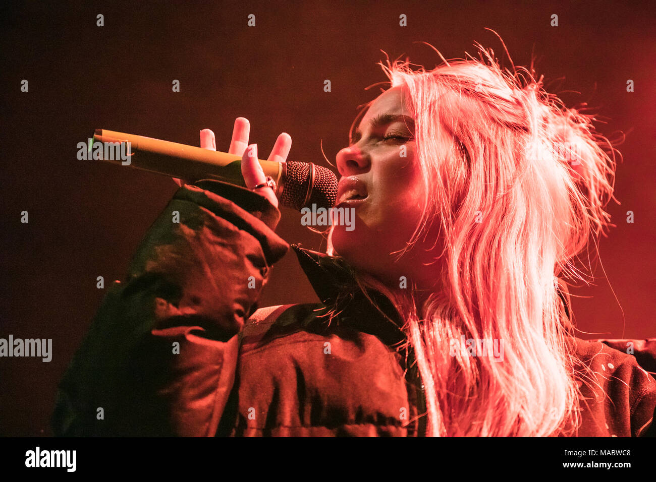 Billie eilish music photo hi-res stock photography and images - Alamy