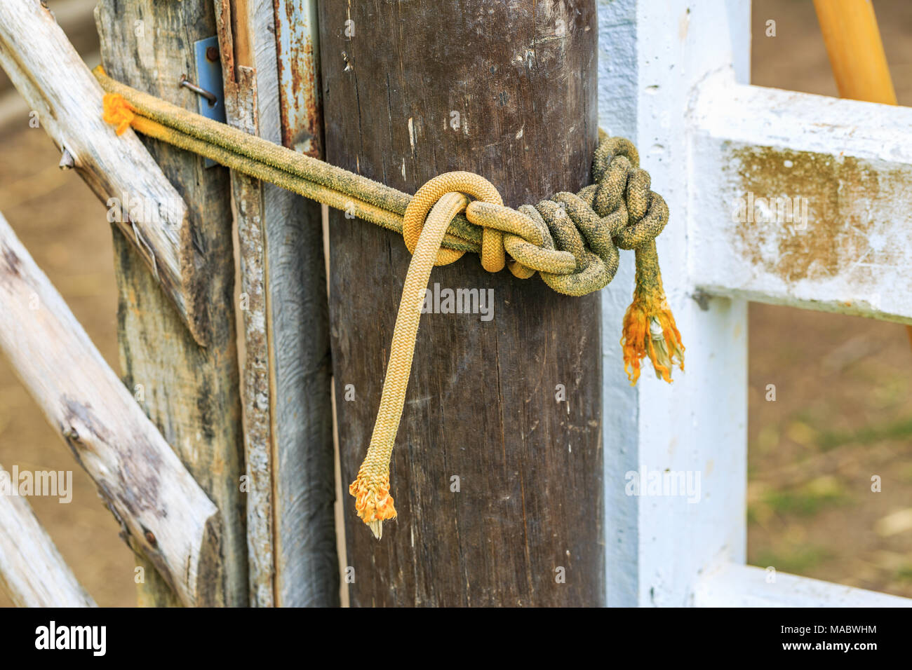 Rope tied wood hi-res stock photography and images - Alamy