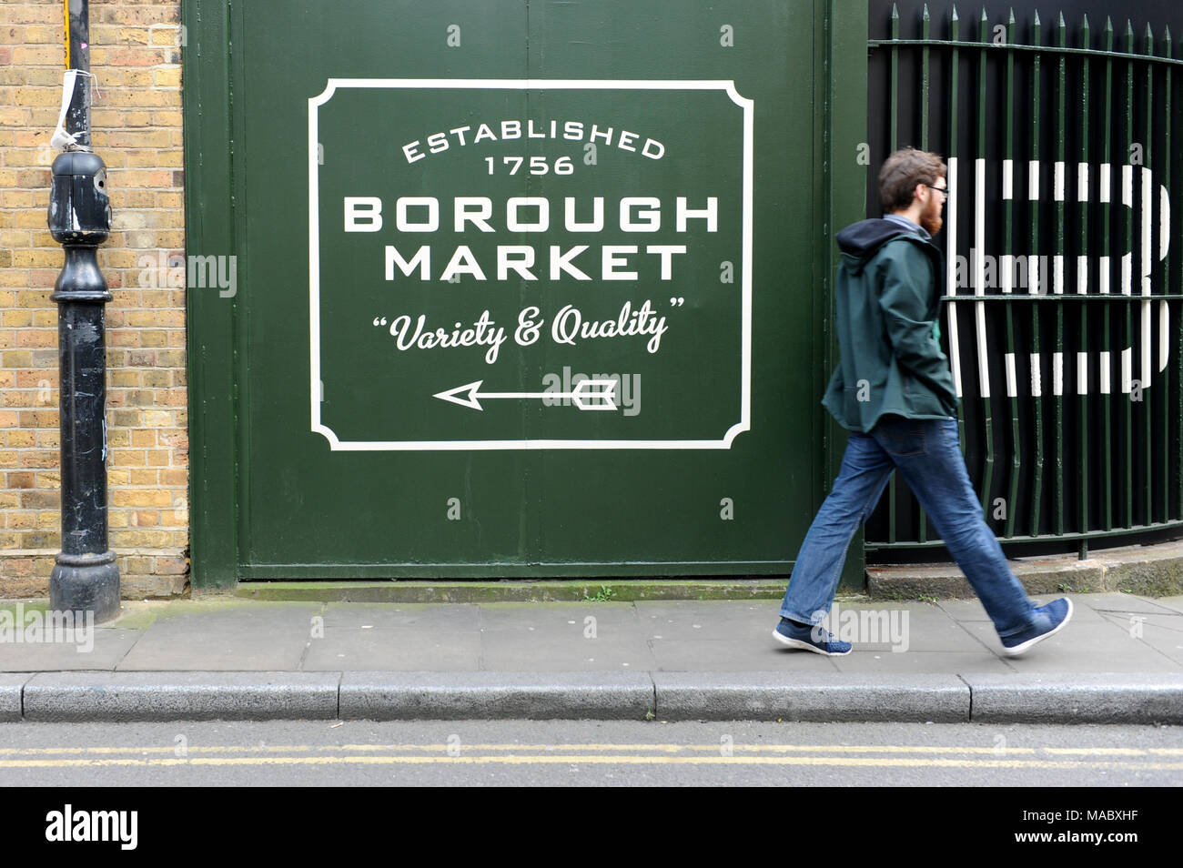 Borough high street sign hi-res stock photography and images - Alamy