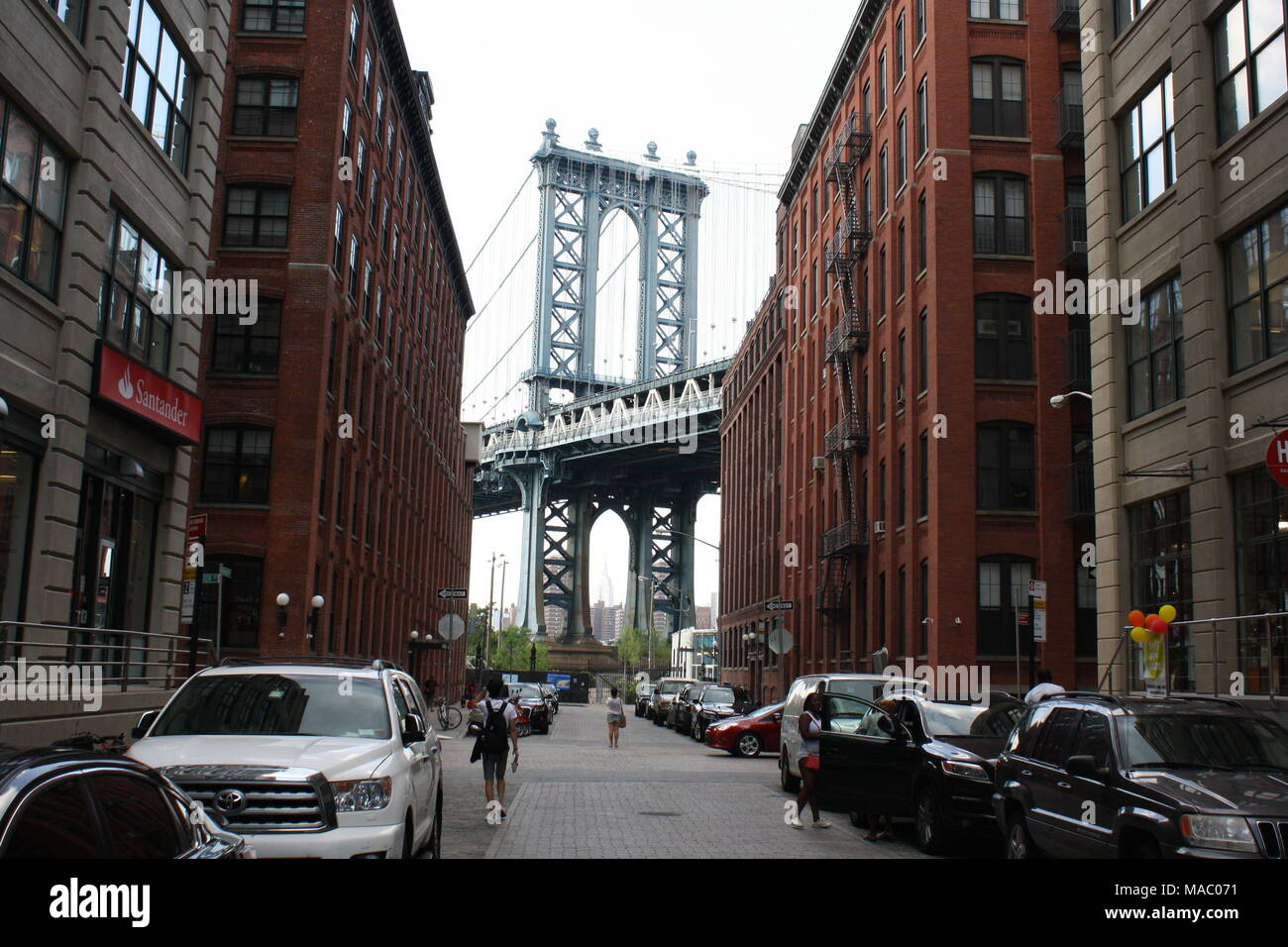 View of the iconic Manhattan Bridge from DUMBO Stock Photo - Alamy
