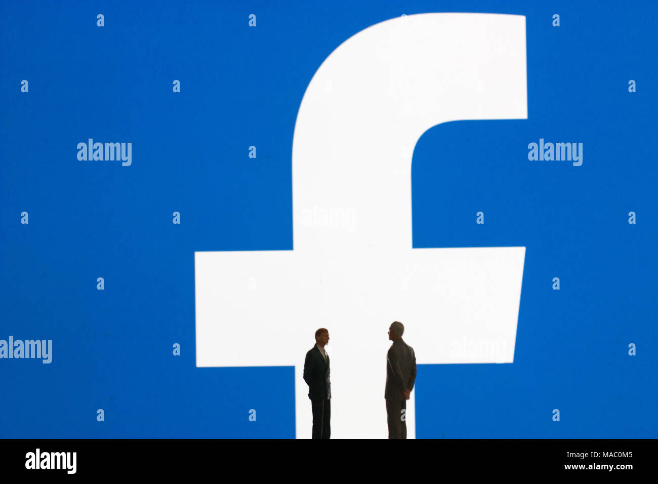 Facebook Logo And People High Resolution Stock Photography and Images ...