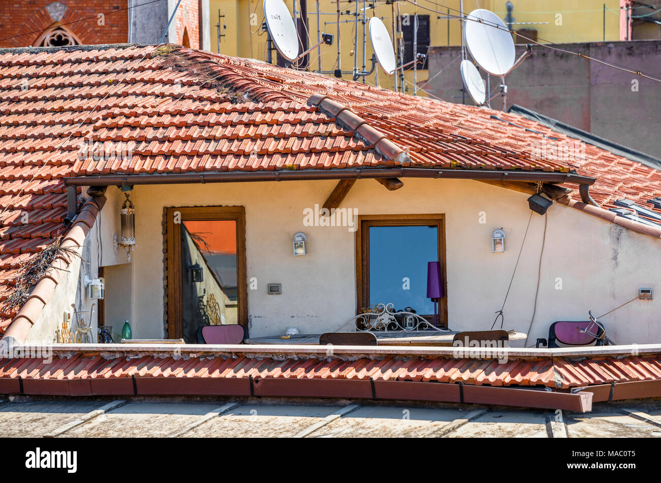 Windows city rome hi-res stock photography and images - Alamy
