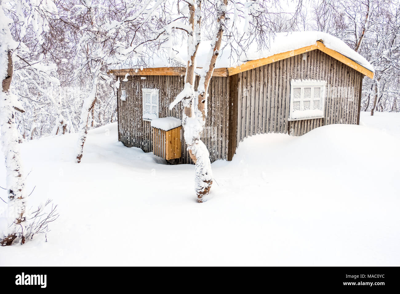 Wooden hut snow hi-res stock photography and images - Alamy