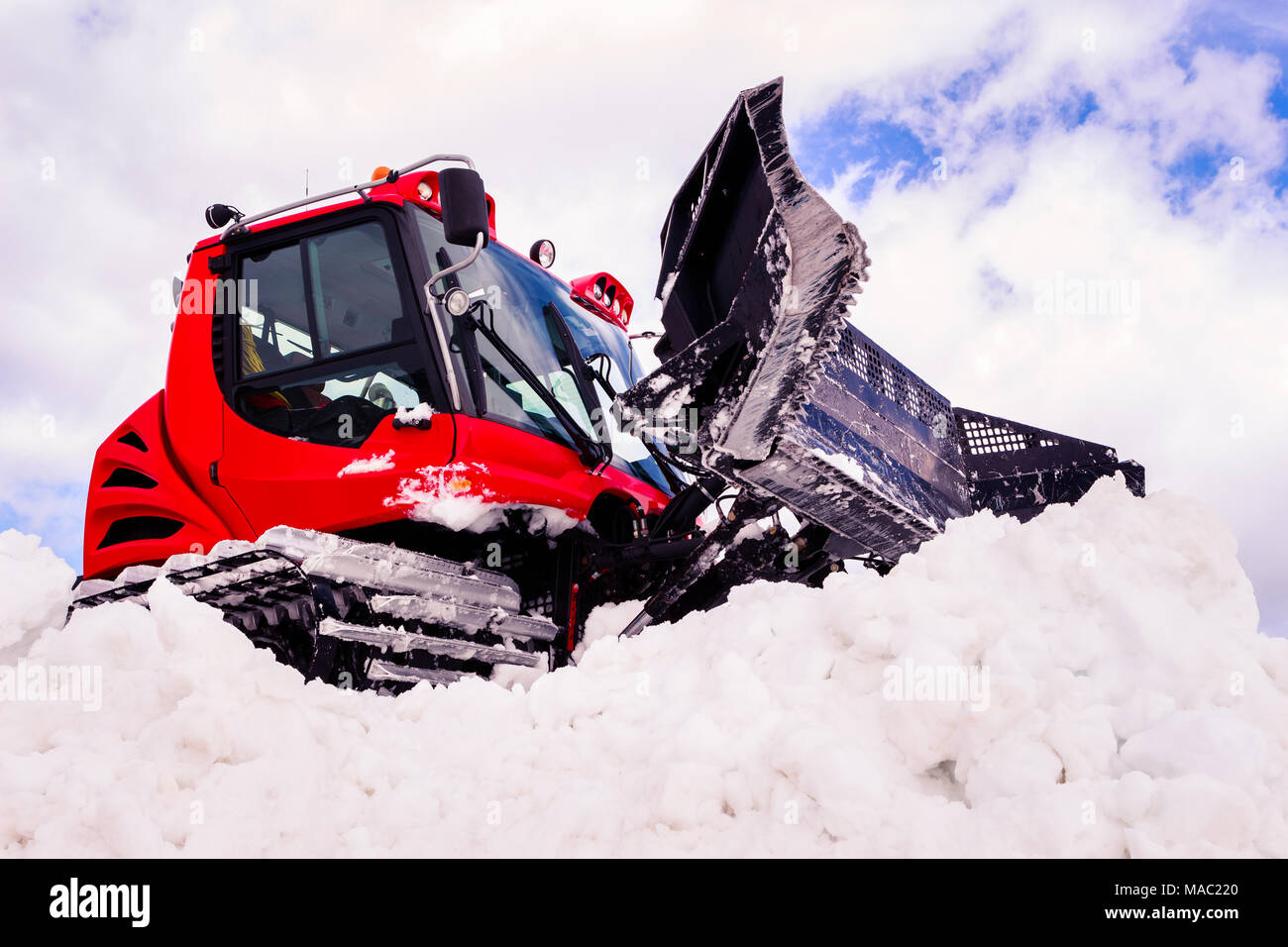 Snowcat snow machine hi-res stock photography and images - Alamy