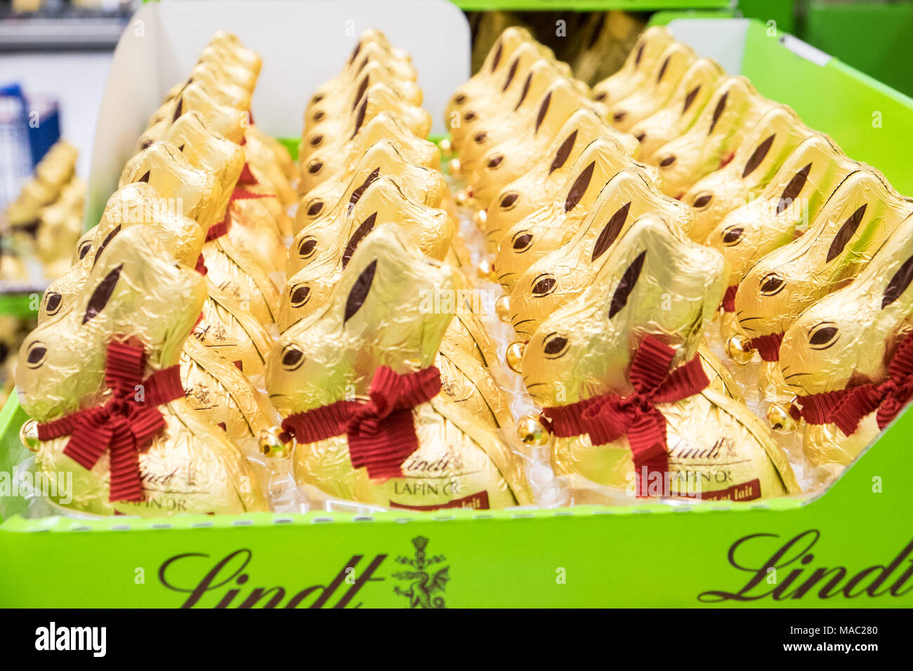 Lindt gold bunnies hi-res stock photography and images - Alamy