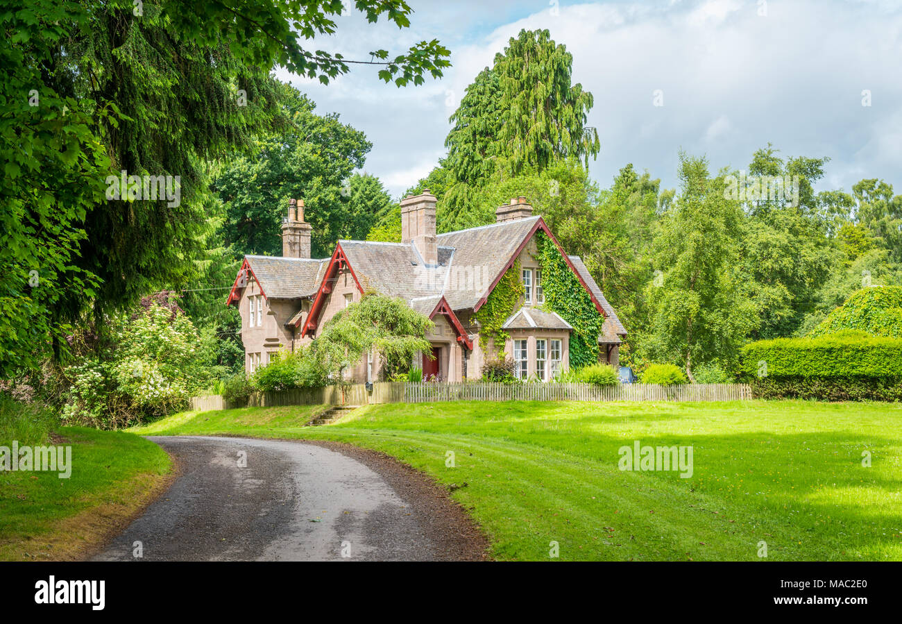 Small italian cottage hi-res stock photography and images - Alamy