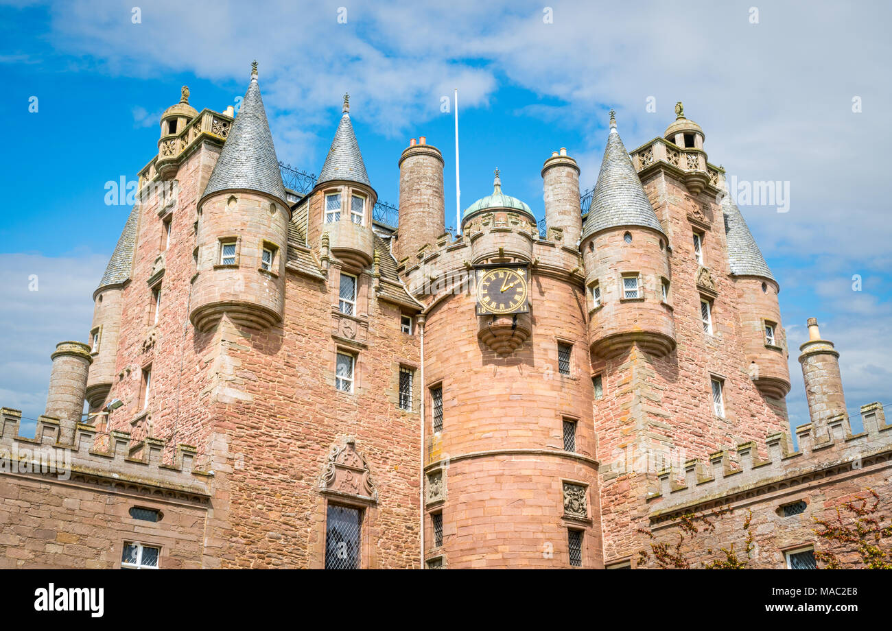 Glamis castle hi-res stock photography and images - Alamy